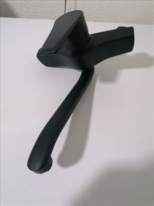 Crna slavina za lavabo jednorucna model 6
