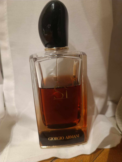 Armani Si Intense parfem