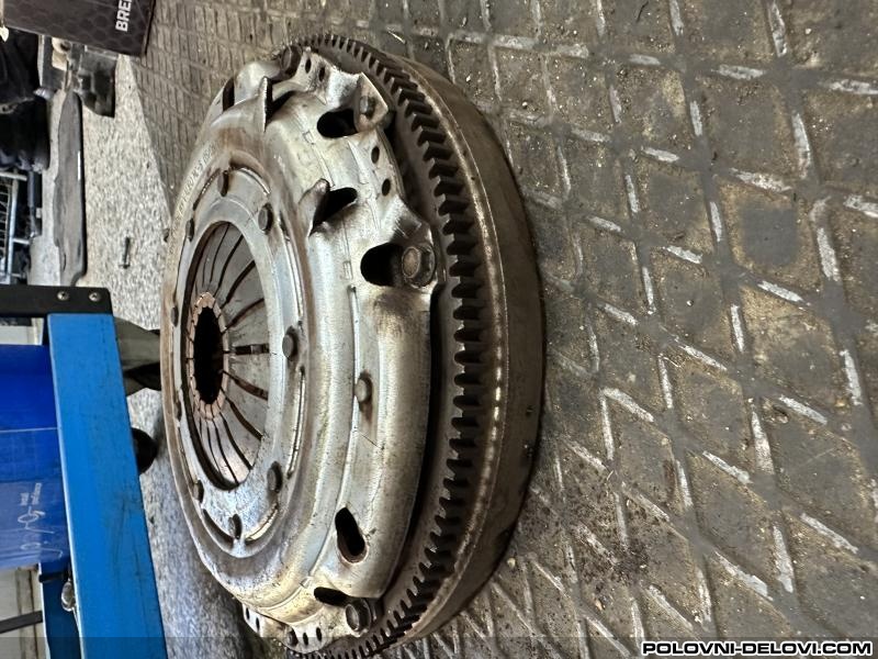 Volkswagen Golf 5 Fiksni Zamajac 1.9 Menjac I Delovi Menjaca