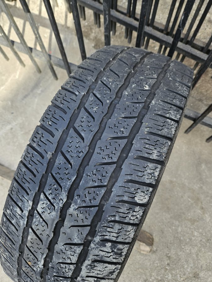 215/70 R15 Continental