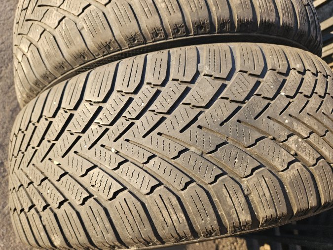 205/55 R16 Continental