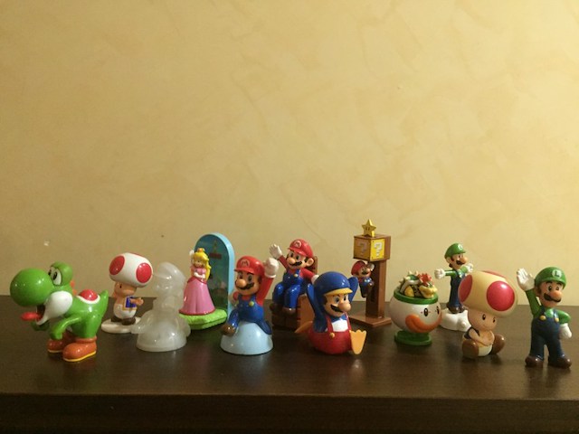 Super Mario figure