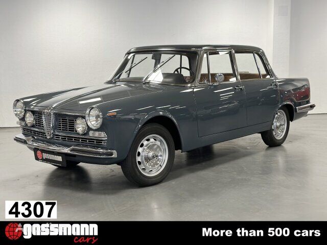 Alfa Romeo 2600 Berlina Tipo 106 sedan