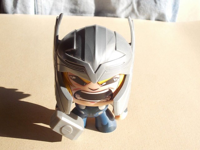 Thor Hasbro figura koja menja lica