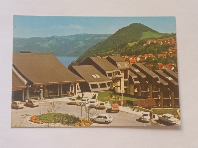 Donji Milanovac - Hotel Lepenski Vir - Automobili -