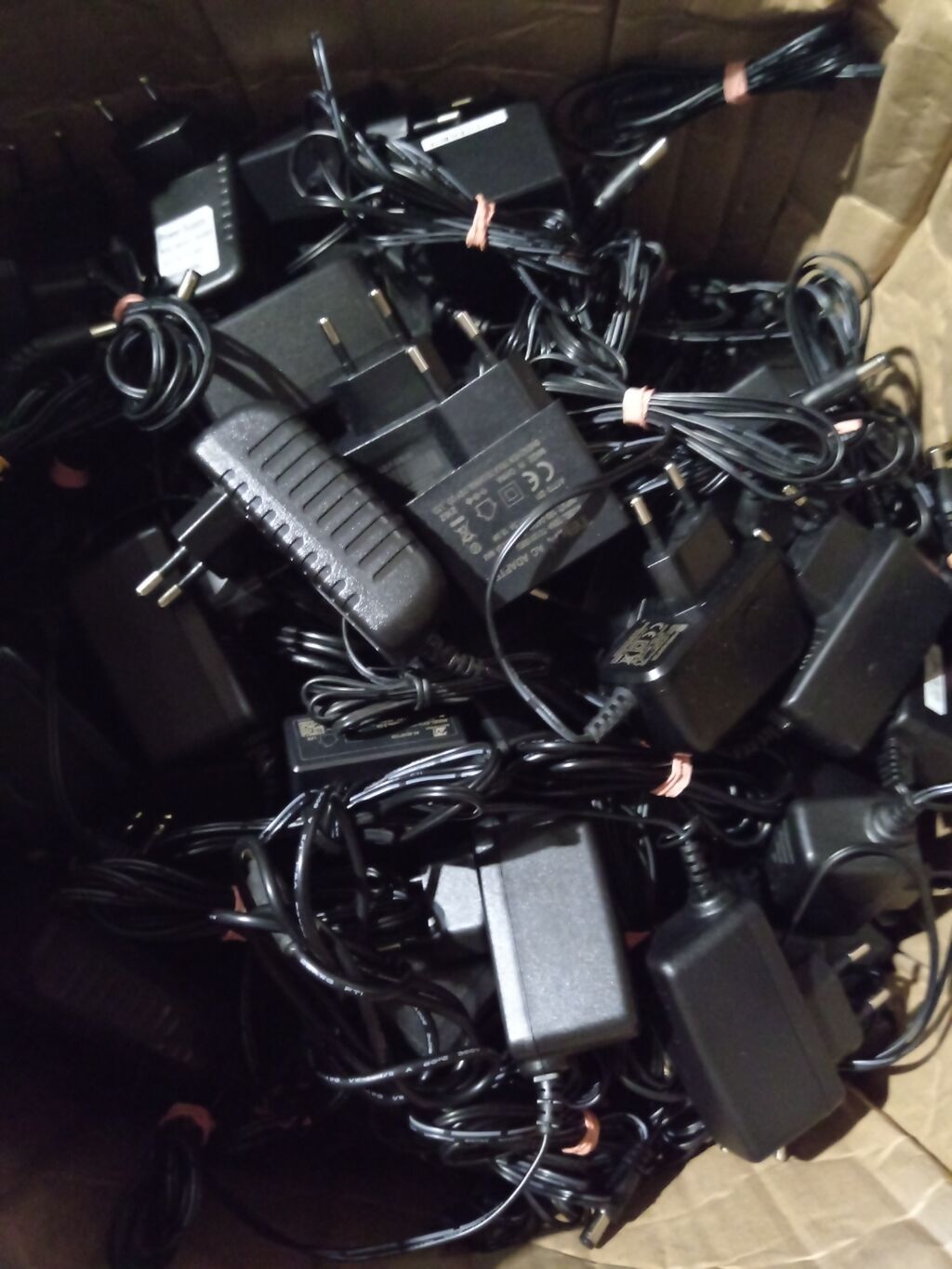 Strujni adapteri, napajanje, 12v/2a, ac/dc, 5.5mm 2.1mm. Na stanju