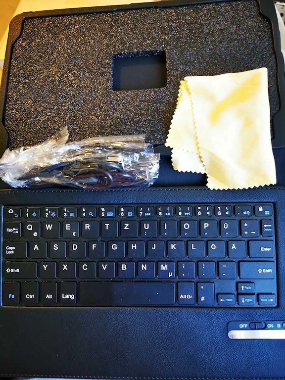 Futrola sa tastaturom za Galaxy Tab A 10.1 inca - Futrola sa tastaturom za Galaxy Tab A 10.1 inca