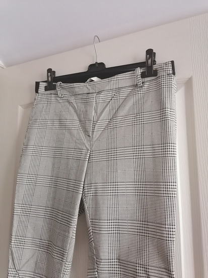 Sniženo NOVO H&M karirane skinny pantalone L/