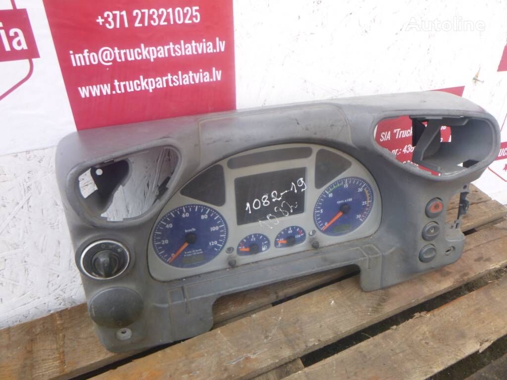 IVECO Stralis Dashboard 504025356 kabina za tegljača