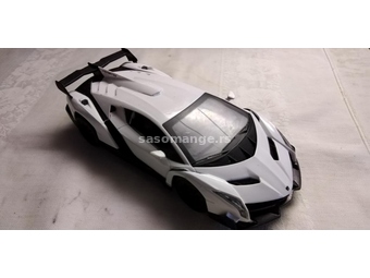 na daljinski Lamborghini 2,4 GHz. raz 1:24,u auto 3 x 1, 5 V. Bez DALJINSKOG.