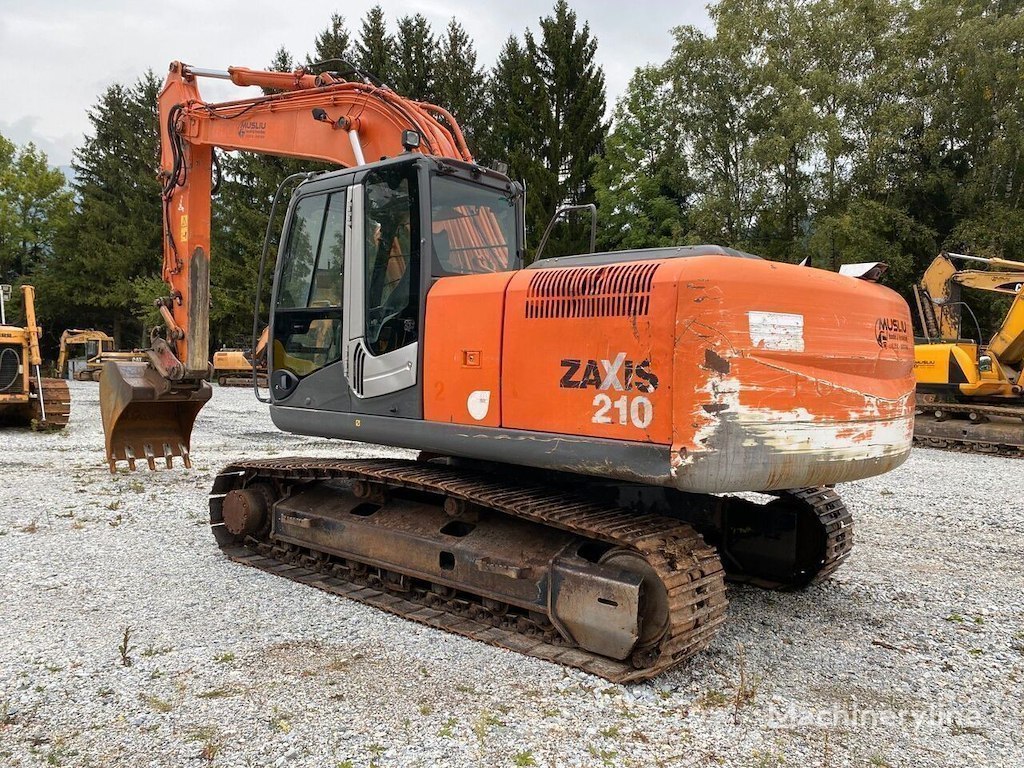 Hitachi ZX210-3 bager guseničar