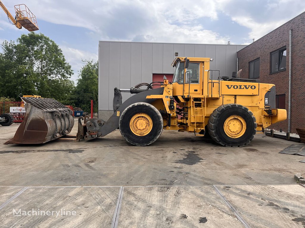 Volvo L330E prednji utovarivač