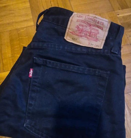 LEVI'S 521 snizene na 900