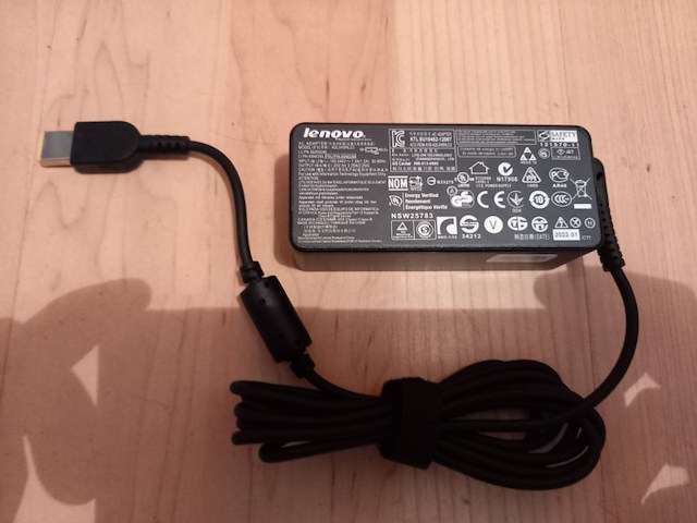 lenovo punjac 20v 2.25a 45w usb pin original novo