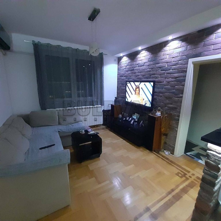 Odličan 2.5 stan, 52m2, novogradnja, prizemlje, Palilulska pijaca