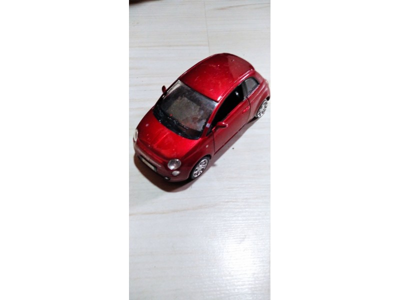 Fiat 500 1:28