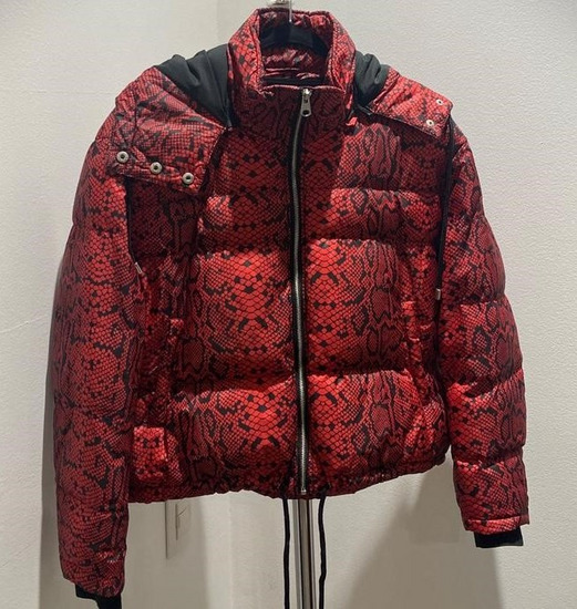 ZARA- CRVENA PUFFER JAKNA-PRINT - M - 2300 RSD