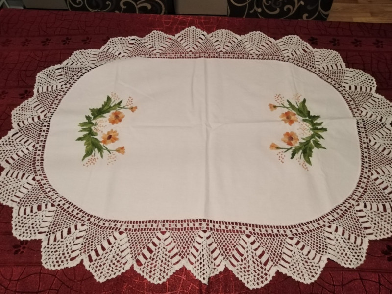 Stolnjak-milje divan kao novo 92x68