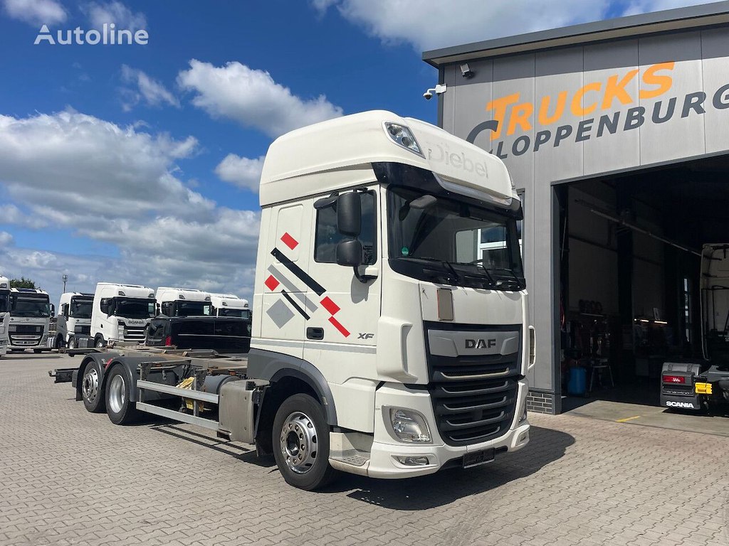 DAF XF 450 vozilo za prevoz kontejnera