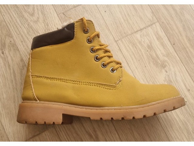 Čizme kao Timberland broj 37