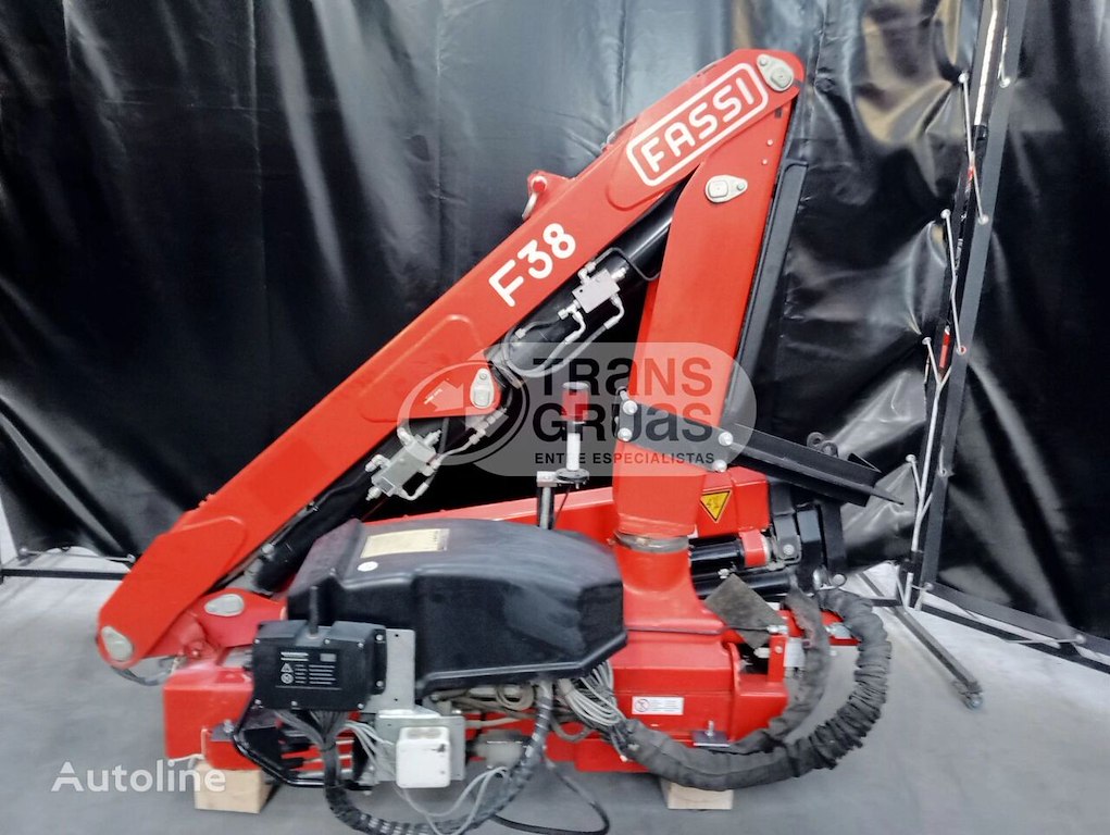 Fassi F38AF autodizalica s kranom