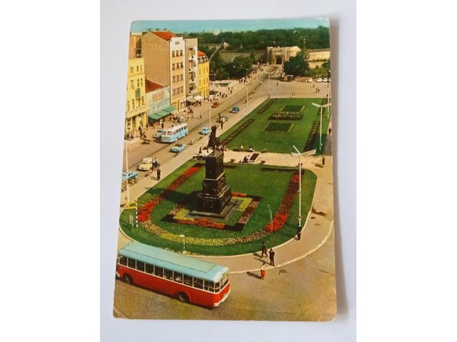 Niš - Spomenik - Automobili - Autobusi - 1965.g