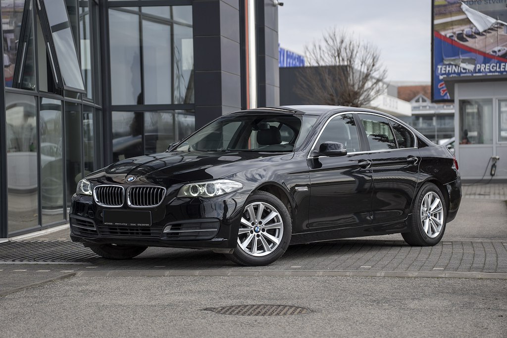 2016 BMW 518D Koža Navigacija Xenon