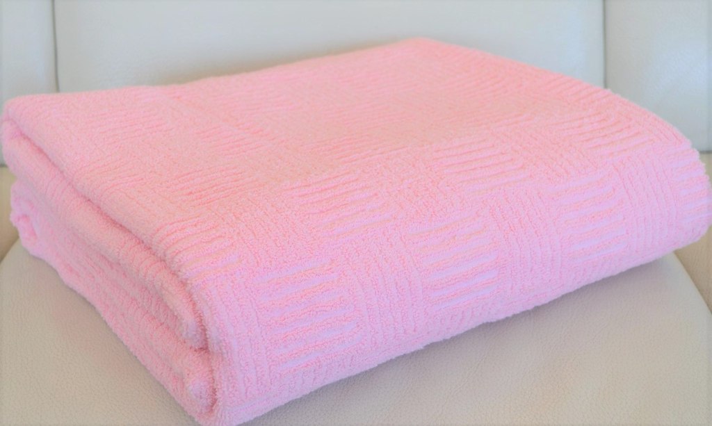 Frotirski prekrivač Mia pink 150x200cm