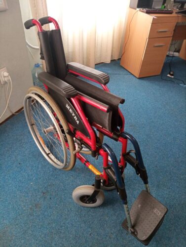 Invalidska kolica sklopiva