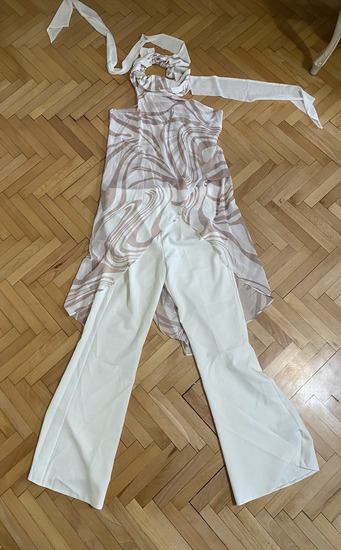 Komplet pantalone majica