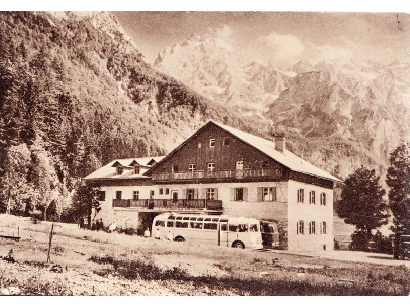 STARI AUTOBUS