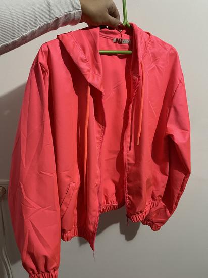 Pink neon jakna suskava