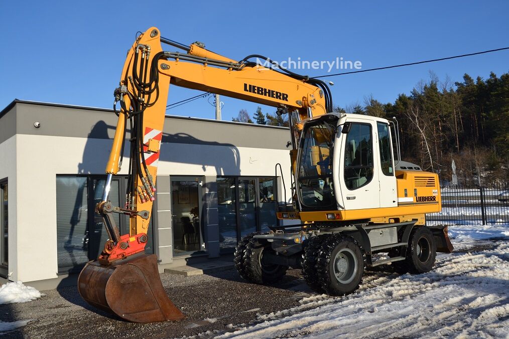 Liebherr A900C bager točkaš