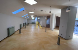 Retko u ponudi, poslovni prostor 360m2 + lokal 40m2, Centar