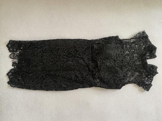 Zara crna haljinica sa cipkom Novo