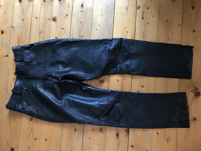 Pantalone Arizona kozne crne farmerke br 44
