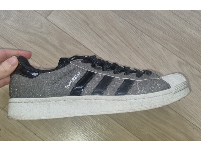 Adidas superstar broj 40