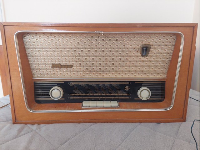 Stari radio RR 330