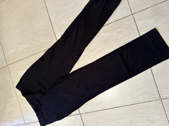 Banana republic crne pantalone 0 velicina