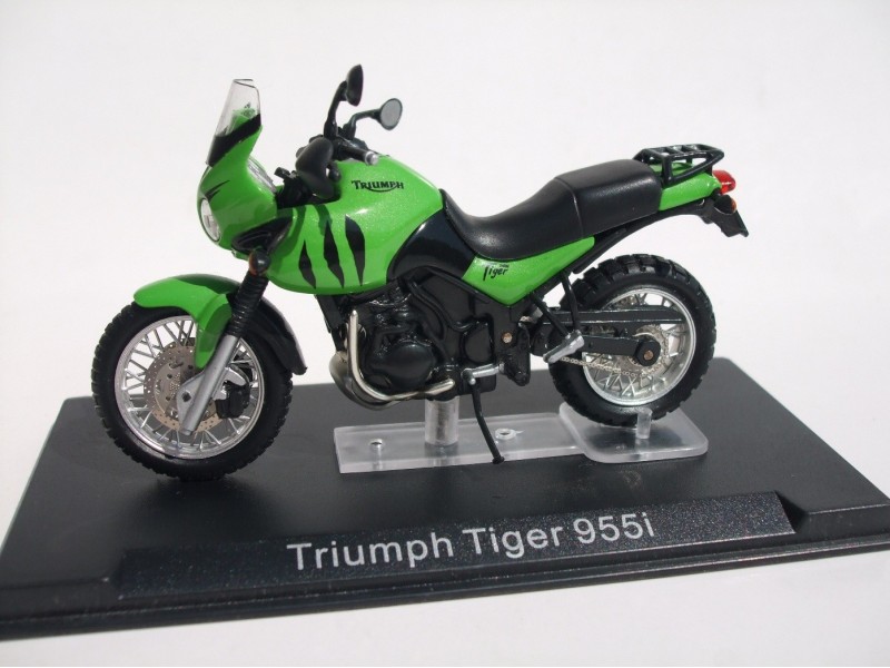 1/24 Triumph Tiger IXO