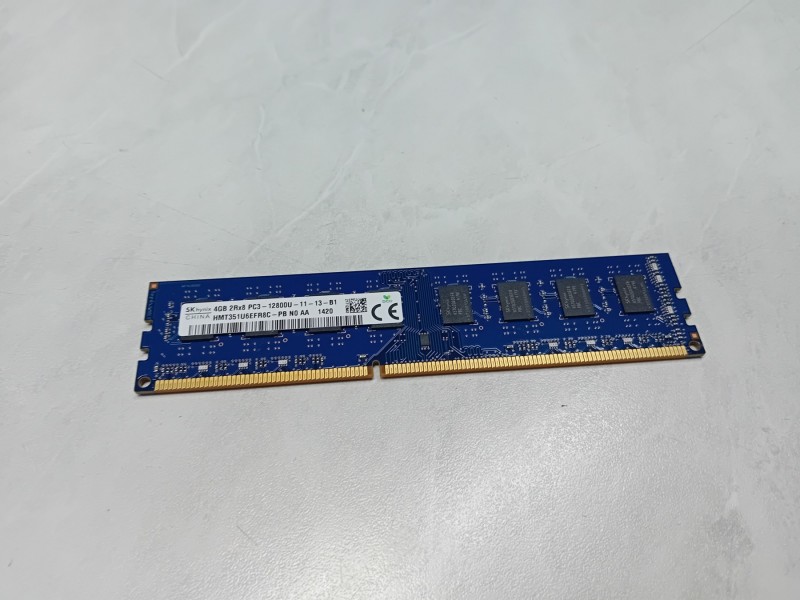 ddr3 4gb sk hynix 1600mhz ispravna
