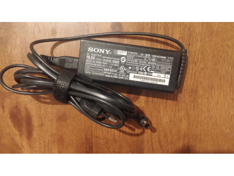 Punjac - adapter za Sony 19,5V , 3,3A , 65W