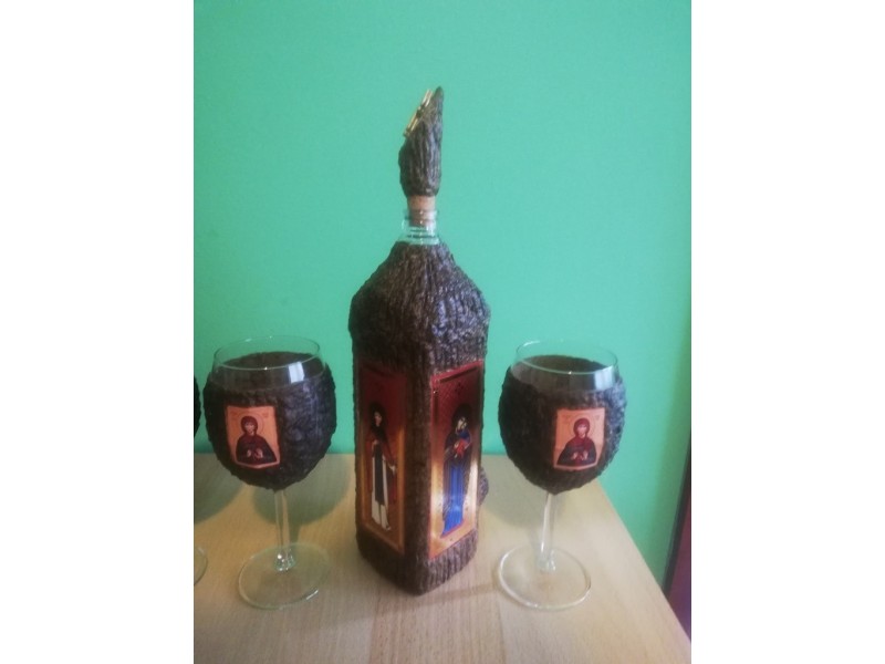 Flaša i čaše za vino Sveta Petka