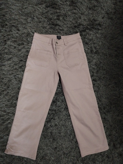 Puder roze pantalone