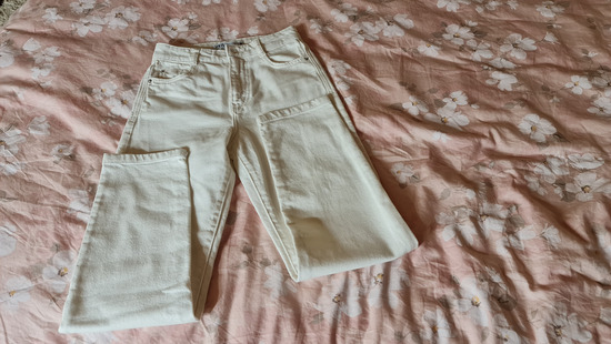 Zara bele pantalone