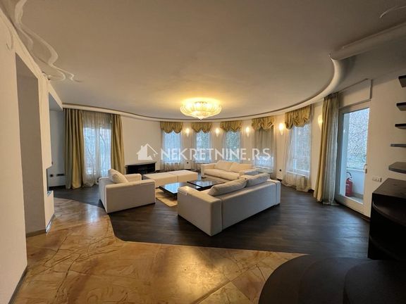 Senjak– luksuzan stan sa tri spavaće sobe.