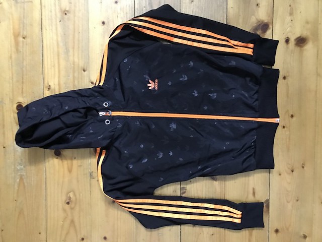 Trenerka Adidas gornji deo br M crne boje kao nov