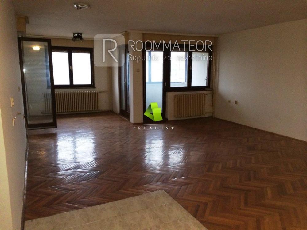 Trosoban stan na prodaju, 89m2, 131.000€