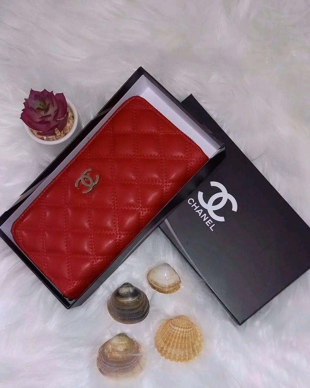 Chanel nov novcanik u kutiji Prva replika originala Kvalitet odlican