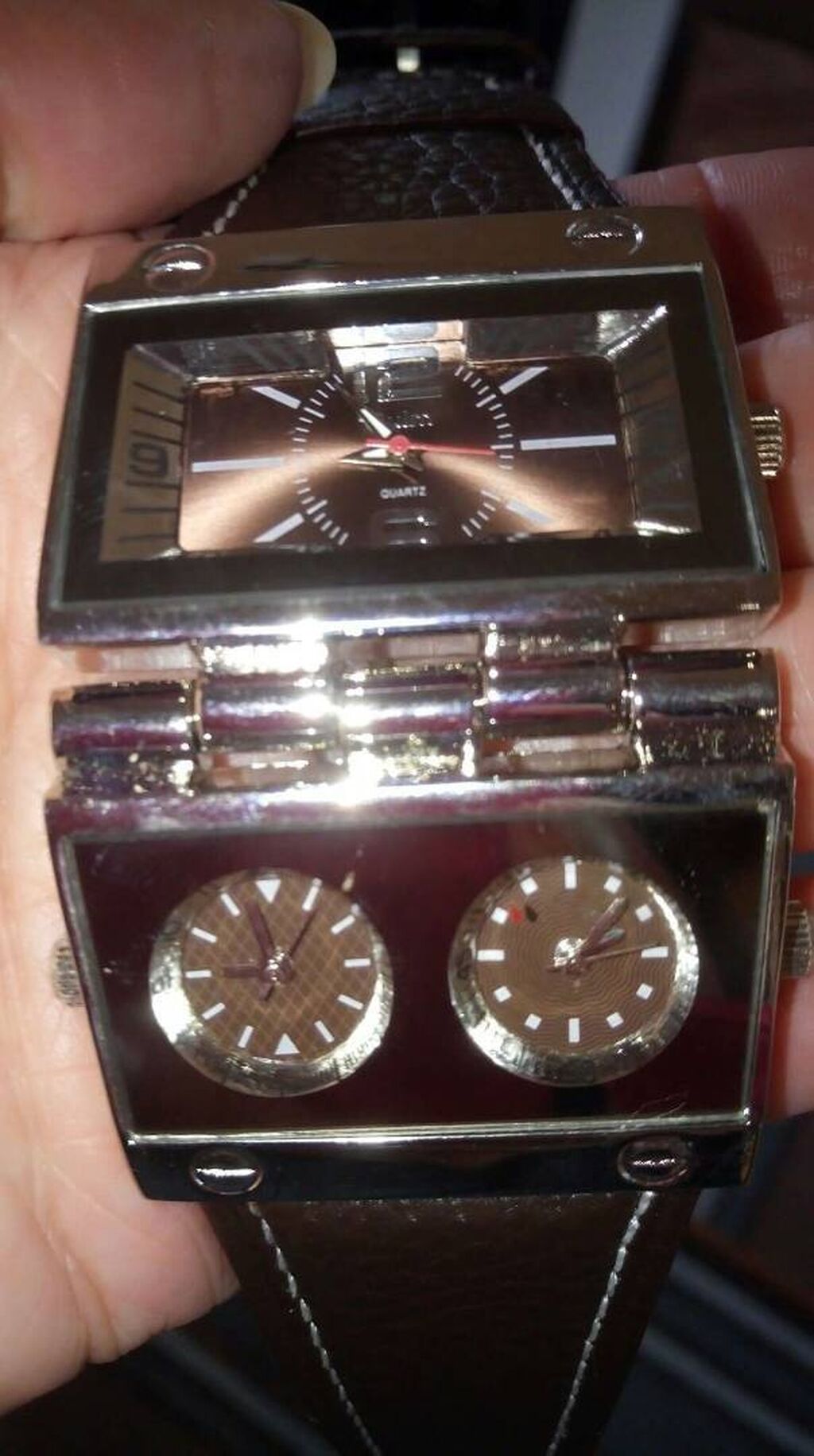 Kvalitetan muski rucni sat marke OULM original, proizveden u Japanu
